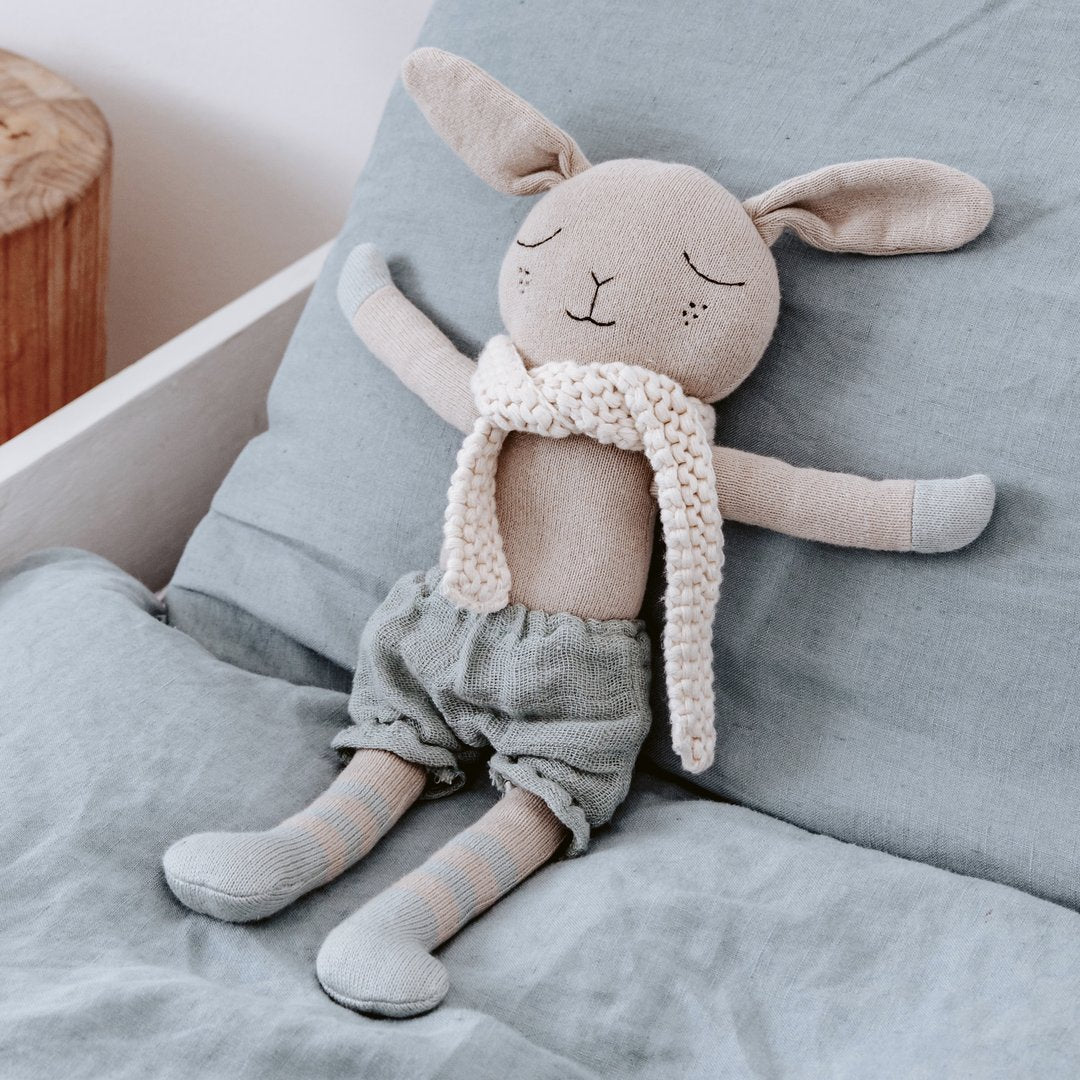 AND THE LITTLE DOG LAUGHED - Harvey Rabbit – Home With Kids