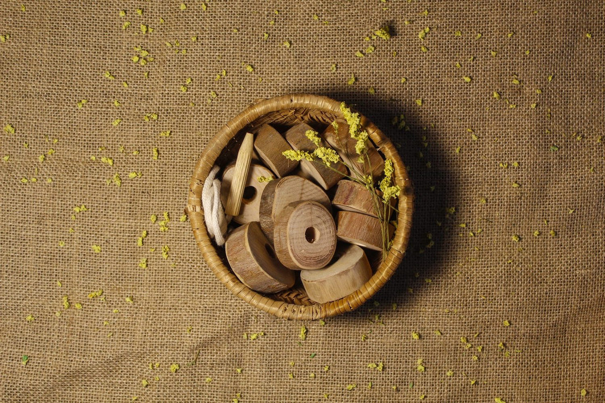 QTOYS - Natural Threading Set – Home With Kids